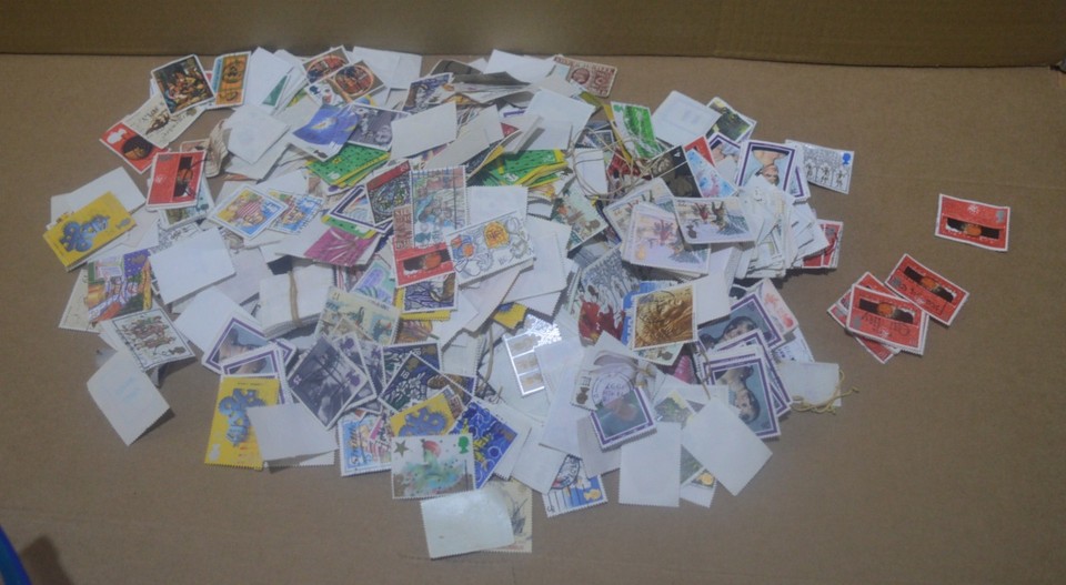 800g Unsorted GB Stamps Kiloware Off Paper Job Lot EBY 3B | eBay UK