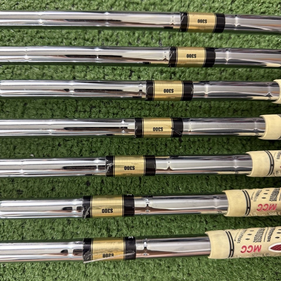 Wilson Staff FG Tour M3 Forged Iron Set 4-PW Dynamic Gold S300 Stiff ...