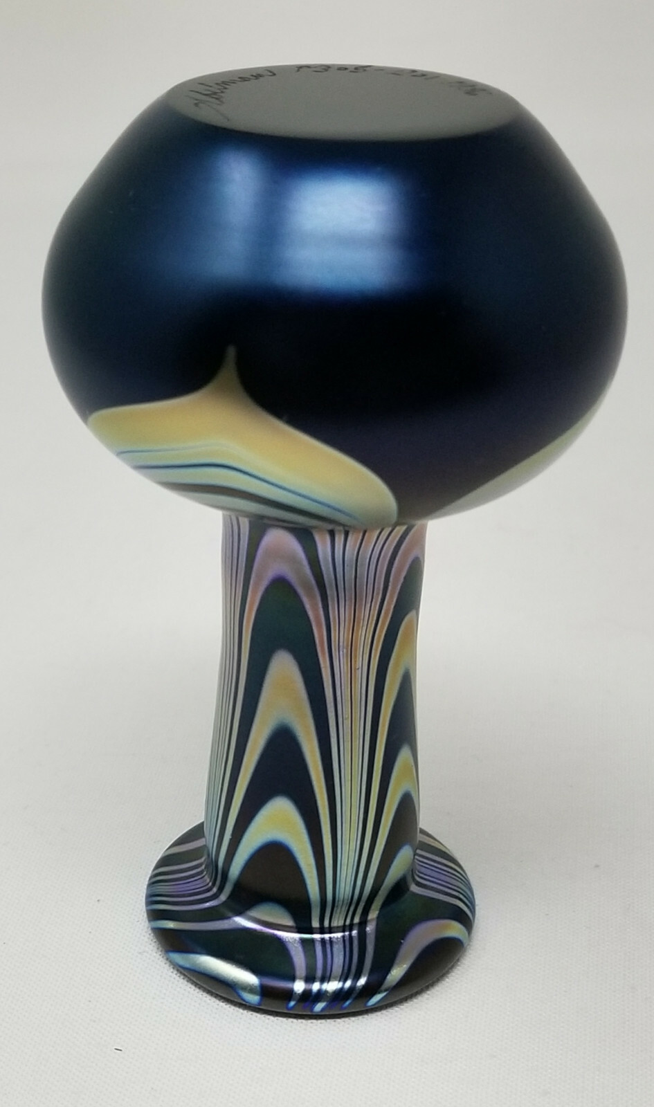 Stuart Abelman Glass Bud Vase 1986 Signed Iridescent Feather Design 4 ...