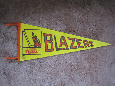 1973/74 1974/75 VANCOUVER BLAZERS WHA HOCKEY PENNANT FLAG STREAMERS ...