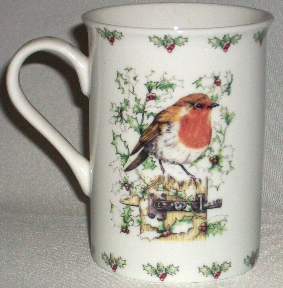 Leonardo Collection Set of 4 Festive Robin & Holly China Mugs in White ...