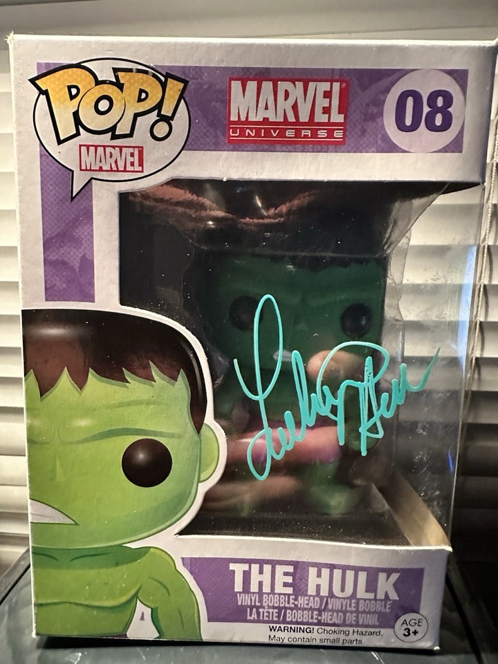 Number Eight Marvel Universe, Funko Pop The Hulk Autographed With ...