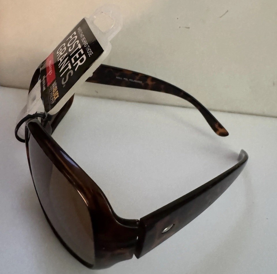 Foster Grant ‘Moll’ Polarised Sunglasses MaxBlock Reduces Glare 100% ...