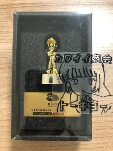 Super Mario Gold Figure Statue Club Nintendo Platinum Member Limited ...