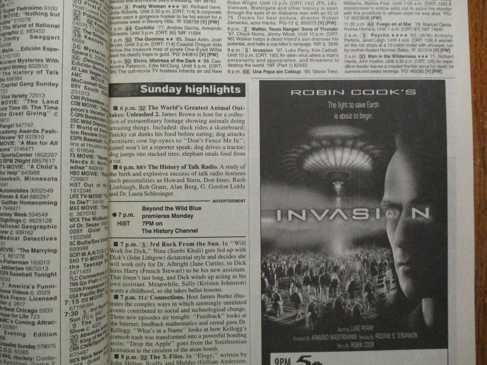 May 4, 1997 Chicago Tribune Week TV Magaz(LUKE PERRY/INVASION/REBECCA ...