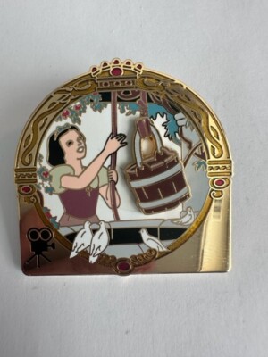 Disney Walt's Classic Collection Snow White & Seven Dwarfs Wishing Well ...