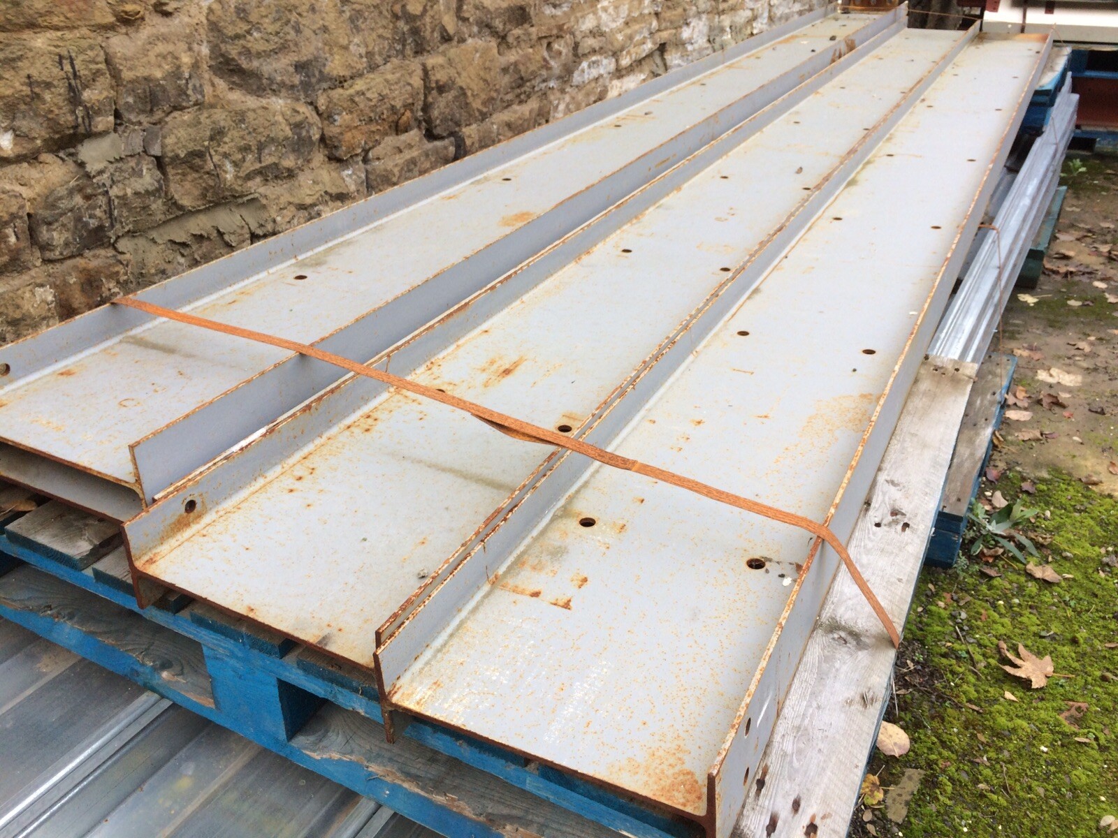 Mezz Floor 18m X 4.5m X 3.3m High Mezz Purlins RSJ Cleats Column ...