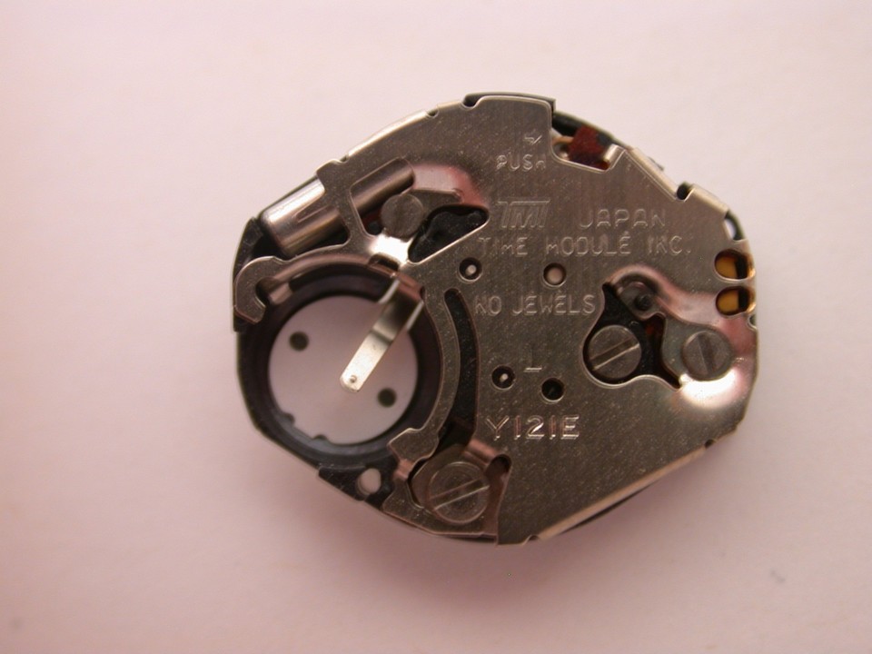 Y121 MOVEMENT COMES TESTED WITH NEW BATTERY | eBay