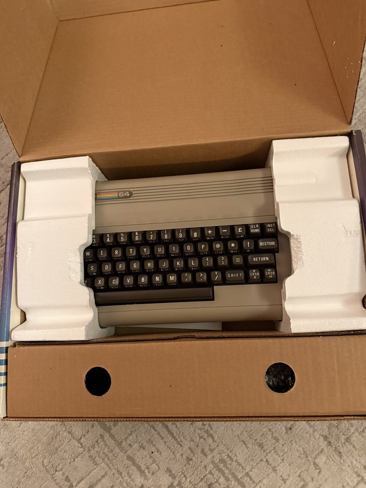 VINTAGE 1992 Commodore 64 C64 Computer System W/ Original Box-Brand New ...