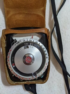 Vtg GE GENERAL ELECTRIC LIGHT METER TYPE PR-2 w/Leather Snap Storage ...