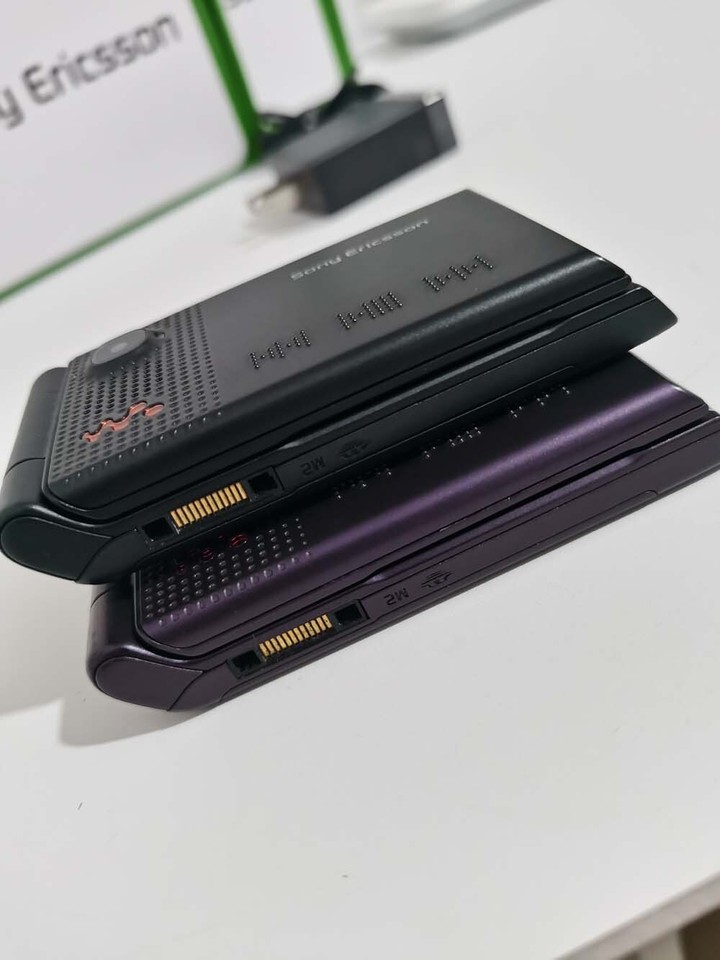 Sony Ericsson W380i 14MB GSM Mini-SIM clamshell Walkman Cellular phone ...
