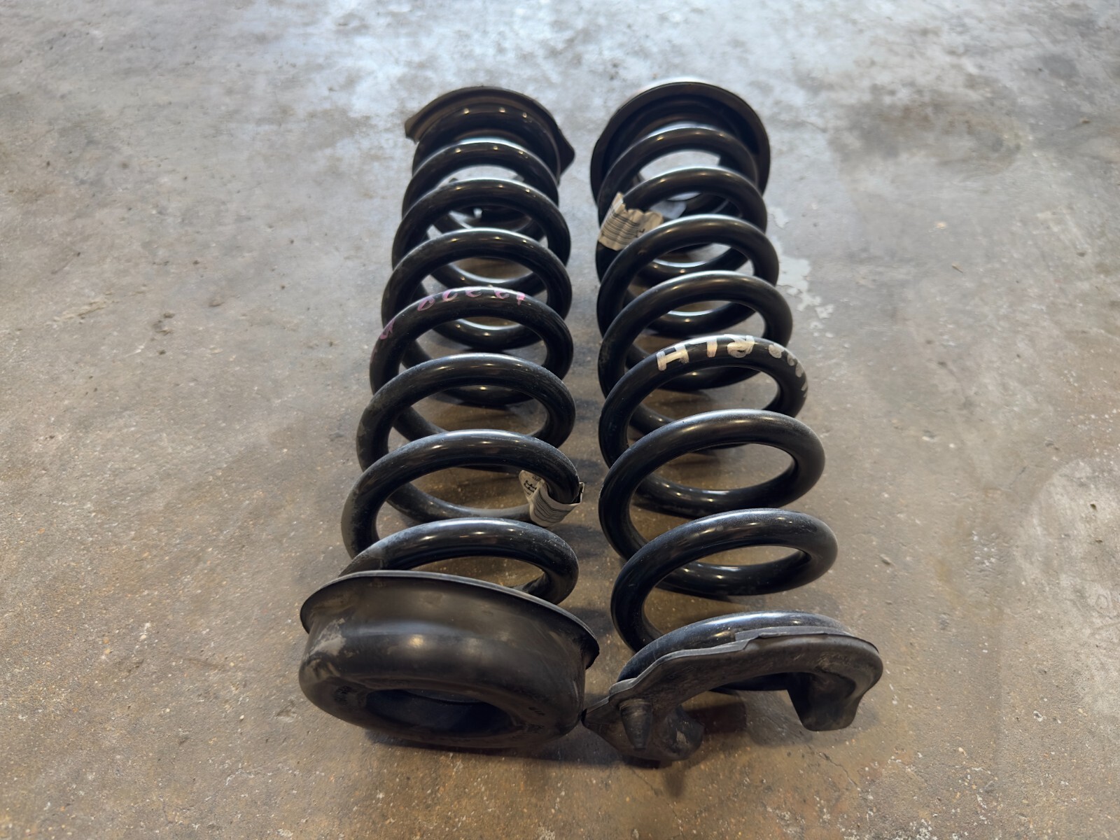 12-18 BMW F30 Sedan RWD REAR SUSPENSION RIGHT LEFT COIL SPRING PAIR SET ...
