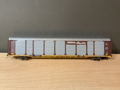 Walthers Ho Scale Southern Pacific 89’ Enclosed Autorack TTGX #158260 ...