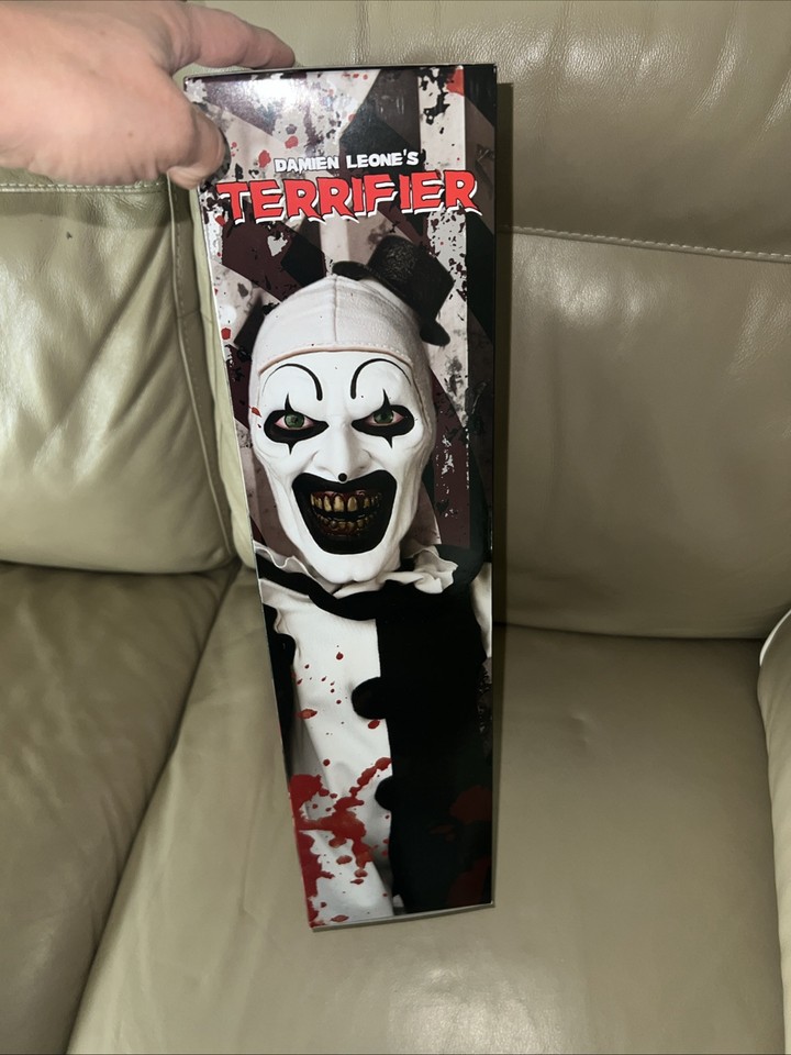 Terrifier Art the Clown Mezco Designer Series 18 in. Roto Plush Doll ...