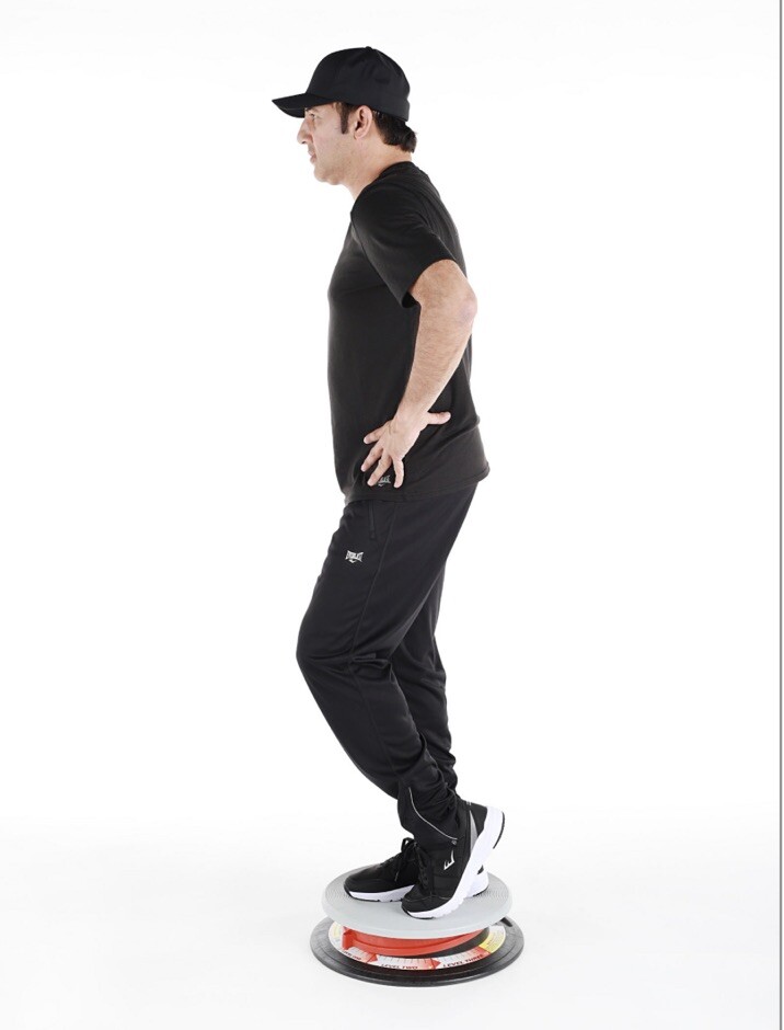 TurnUnit DIZZY DISC 16" 3-D Rotational Balance Trainer Variable Tilt ...