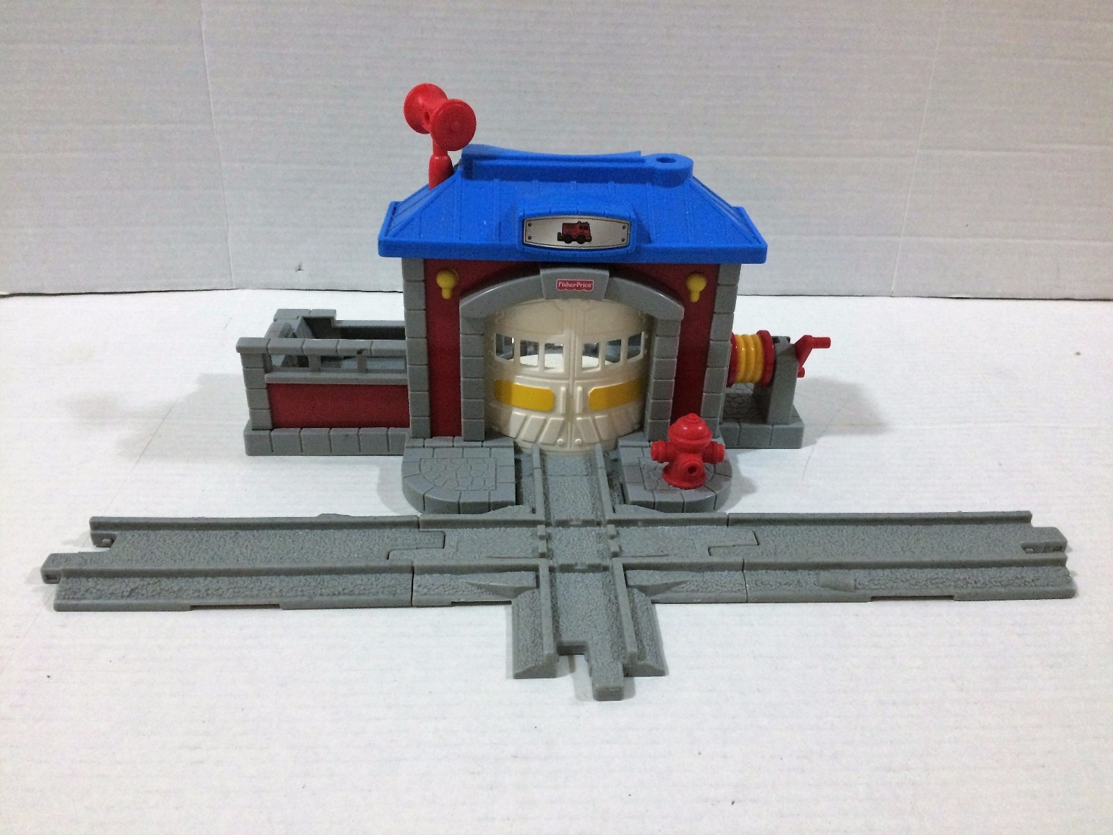 Fisher-Price GeoTrax Fire Station Truck Figure Fast Response Rescue Co ...