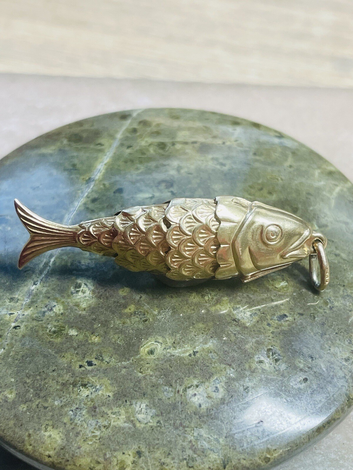 VINTAGE 9CT GOLD ARTICULATED FISH CHARM/ PENDANT BY U… - Gem