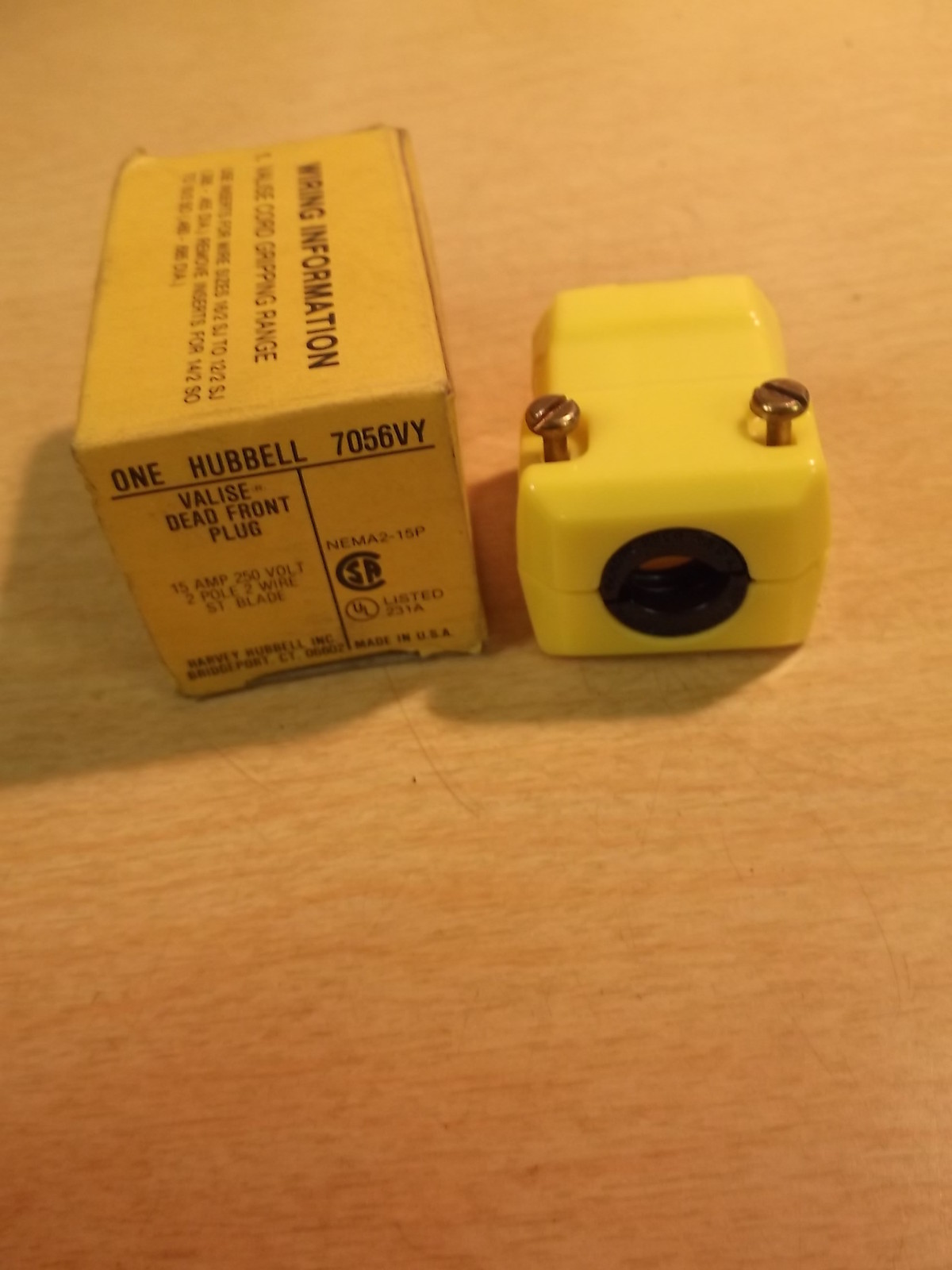 NEW Hubbell Valise Dead Front Plug 7056VY *FREE SHIPPING* | eBay
