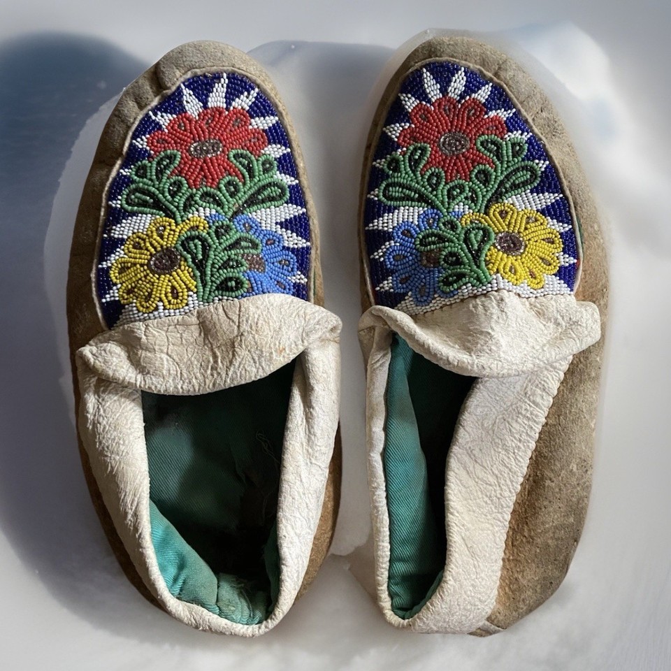 Beautiful Native American Hand Made Beaded Hide Leather Moccasins Old ...