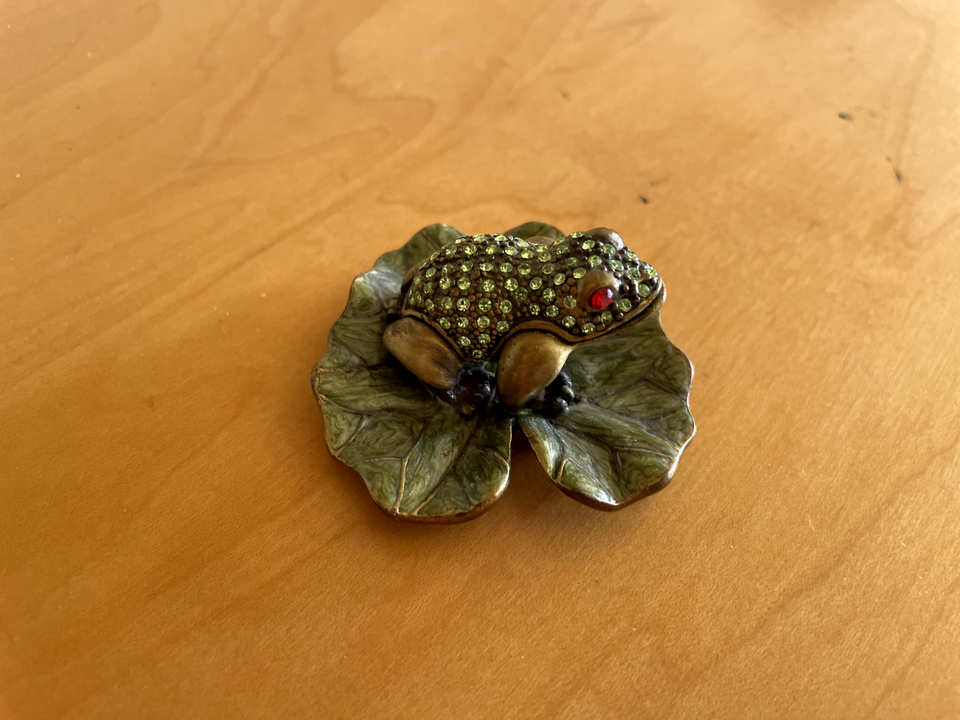 Gorgeous Jeweled Frog on Enameled Lily Pad Hinged Trinket Ring Box | eBay