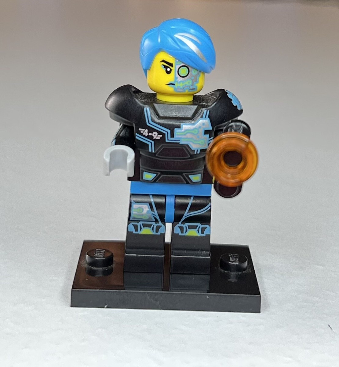 Lego Cyborg Minifigure