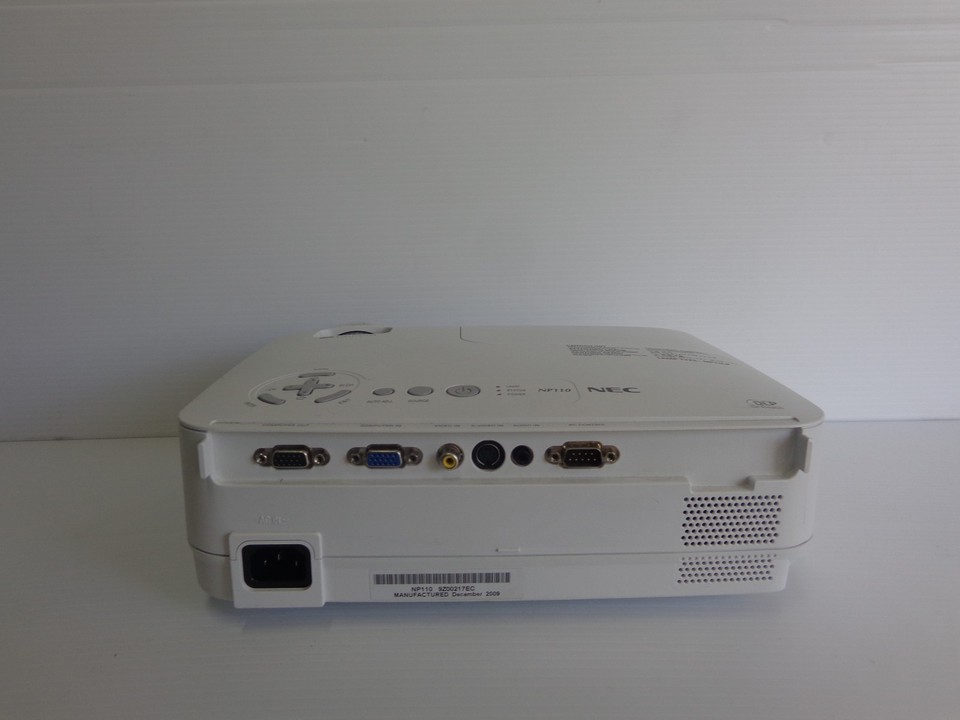 NEC DLP LCD Projector HD NP110 2200 ANSI Lumens Only 128 Hours on the ...