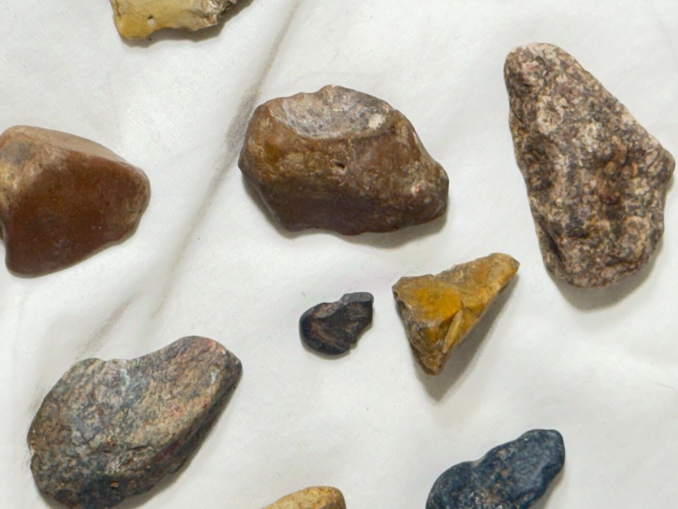 24pc Paleo Native American Authentic Arrowheads Tools Flakes Scrapers ...