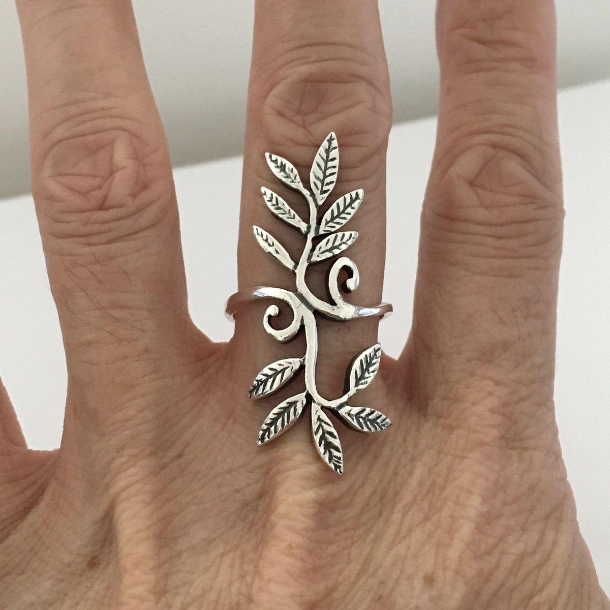 Leaf Ring Tattoos