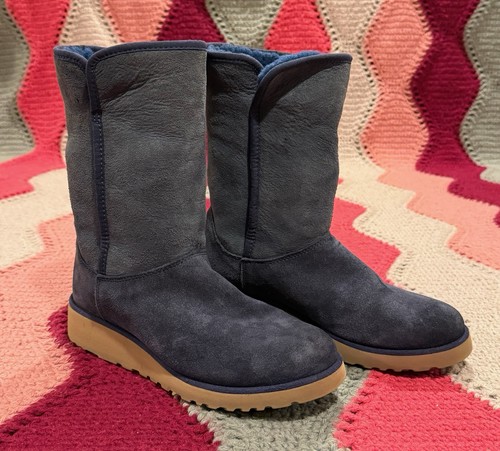 UGG Amie Women's Size US 7.5 Blue Suede Round Toe Winter Shearling ...
