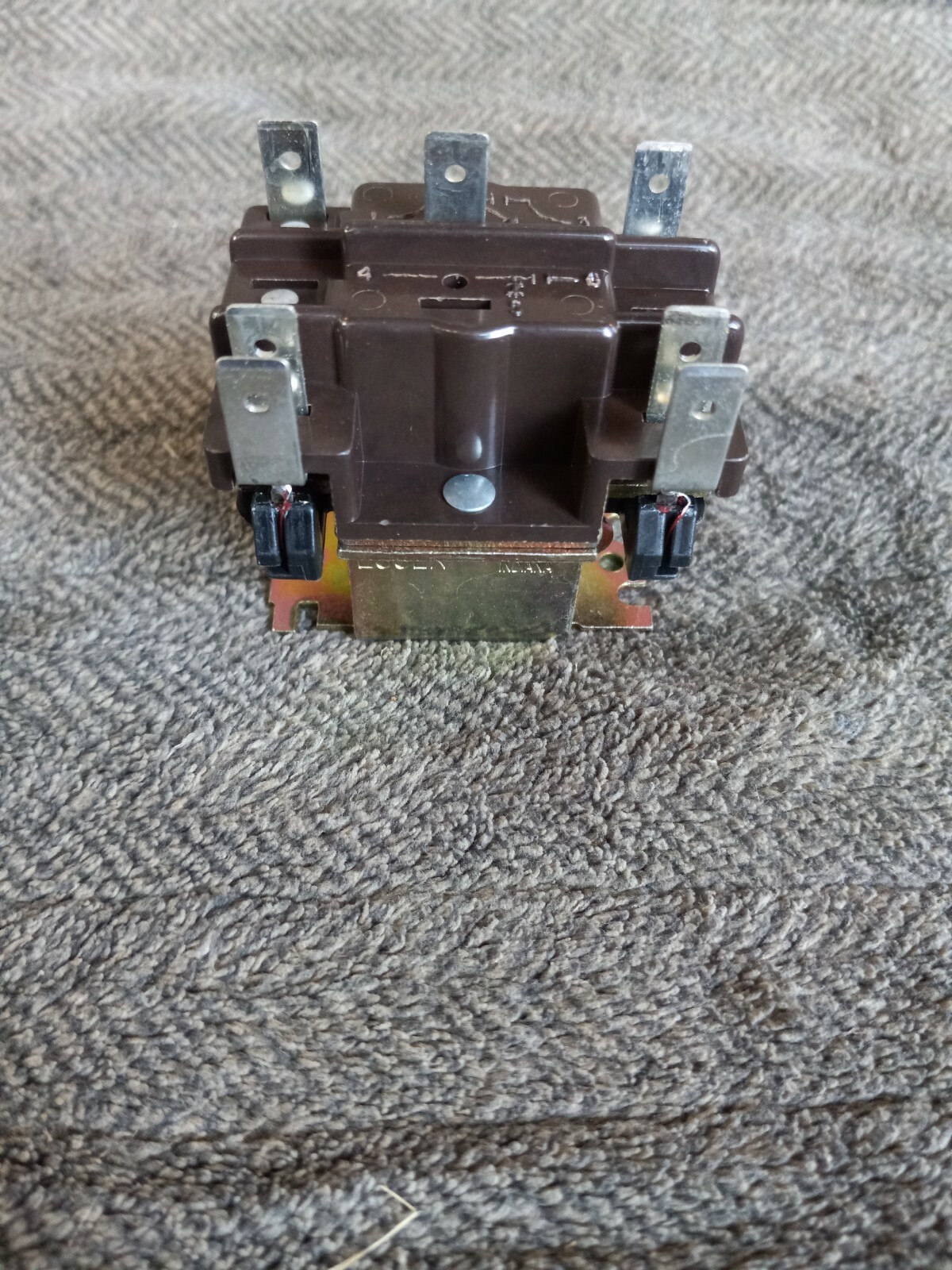 Essex Furnace Relay 24-11772 24 volt 60HZ coil 91-102010-13303 - Used ...