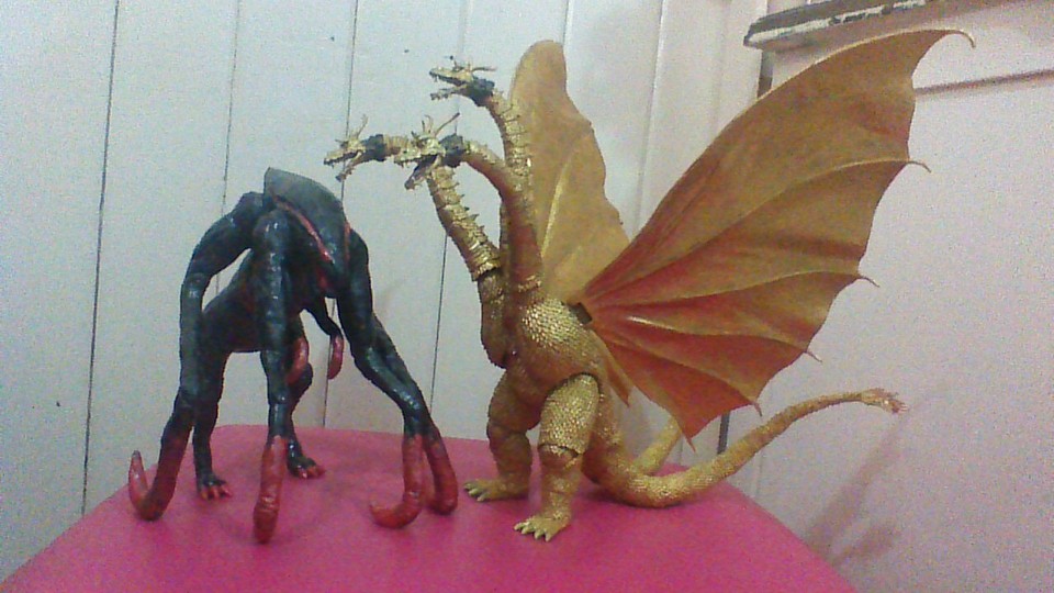CUSTOM FEMALE MUTO sculpture From Godzilla 2014, please read ...