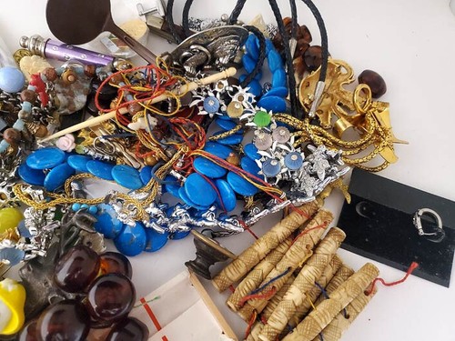 Vintage Junk Jewelry Lot 2.9 Pds Broken Brooches Pins Necklaces ...