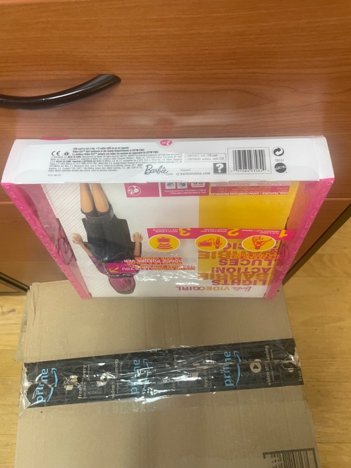 2009 Mattel Barbie Video Girl Doll w/ Video Camera & LCD Screen NIB ...