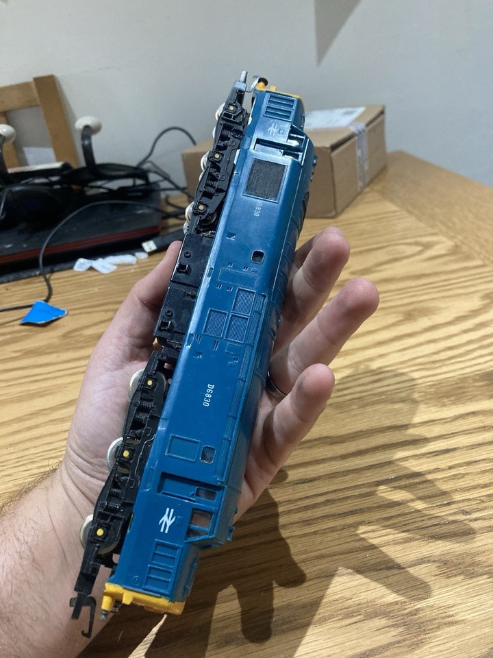 Hornby R751 OO Gauge Class 37 Diesel Locomotive D6830 BR Blue No Box ...