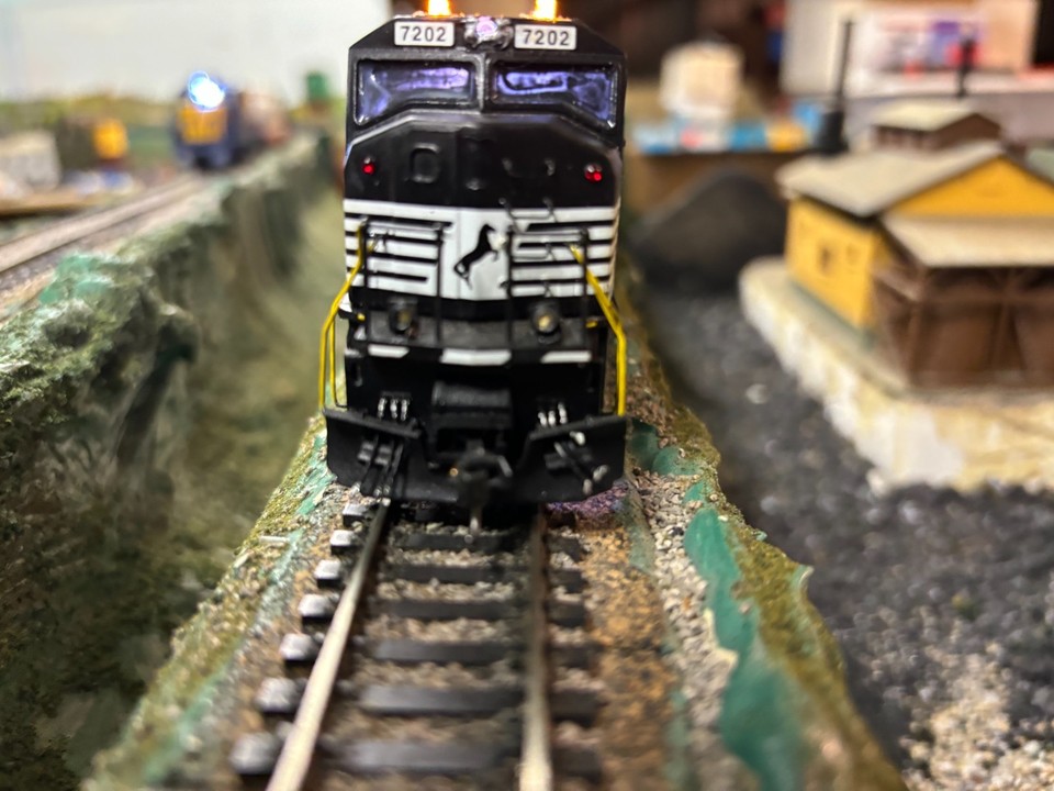 ATHEARN HO NORFOLK SOUTHERN EMD SD 80 MAC DCC SOUND ENGINE W/ LED ...