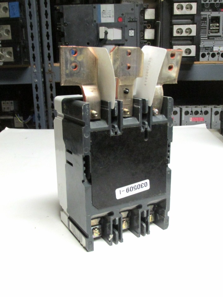* Cutler-Hammer ED 65k Industrial Circuit Breaker 100A, 3P Cat# ED3100 ...