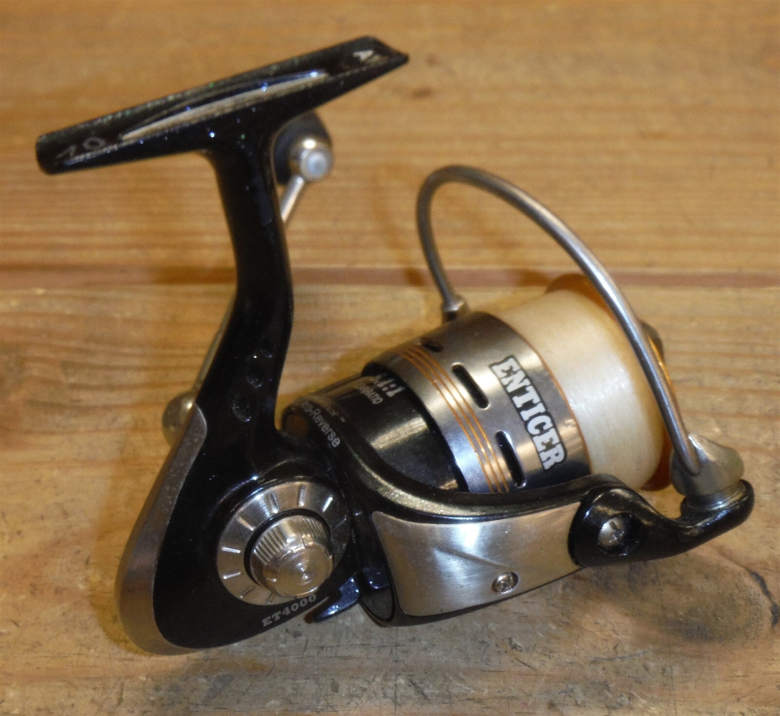 Bass Pro Shops • ET4000 ENTICER 4000 • Spinning Reel 5.1:1 - 8 Bearing ...