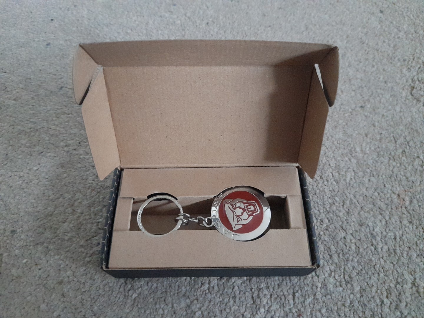 NEW GENUINE JAGUAR RED GROWLER KEYRING XJR S X E F-TYPE XJ XK XF I-PACE ...