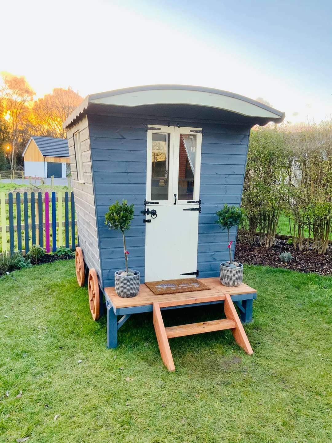 The Shepherdess - Shepherds Hut Style Garden Shack / Summerhouse / Shed ...