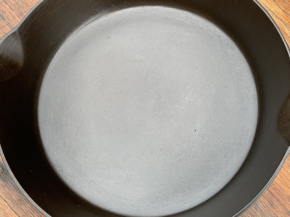 Griswold Cast Iron #7 Large Logo Skillet with Wooden Handle | eBay