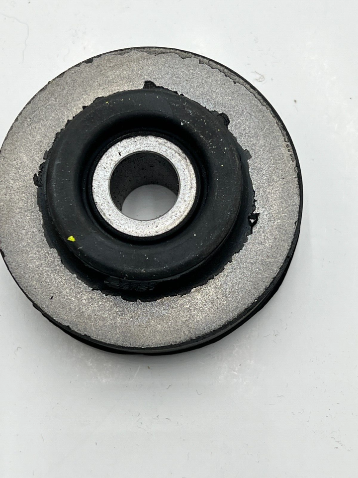 Pack of 3 Genuine Paccar F13-1016 Radiator Mount Bushings Rubber ...