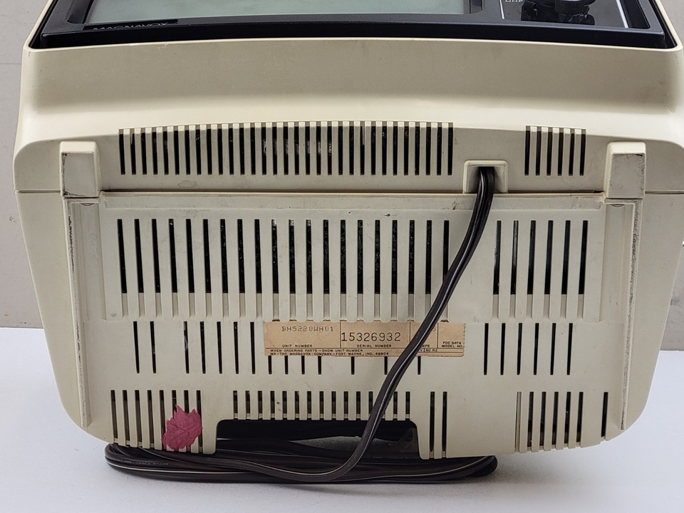 Vintage '70s 1977 Magnavox BH5220-WH01 9" Transistor CRT TV Receiver ...