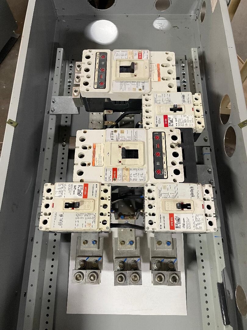 Eaton PRL4 Pow-R-Line Panelboard 600 Amp 208Y/120V 3Ph 4W W/ Breakers ...