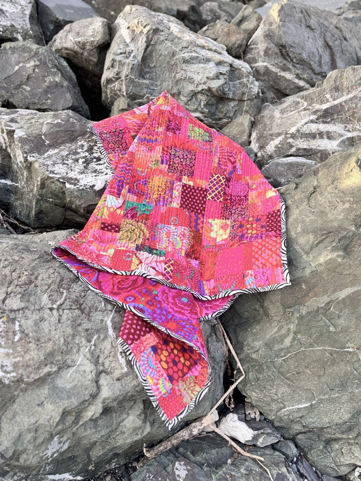 Tumbleweed Quilt Kit Sunshine Garden-Includes 5” Charm Square & Pattern ...