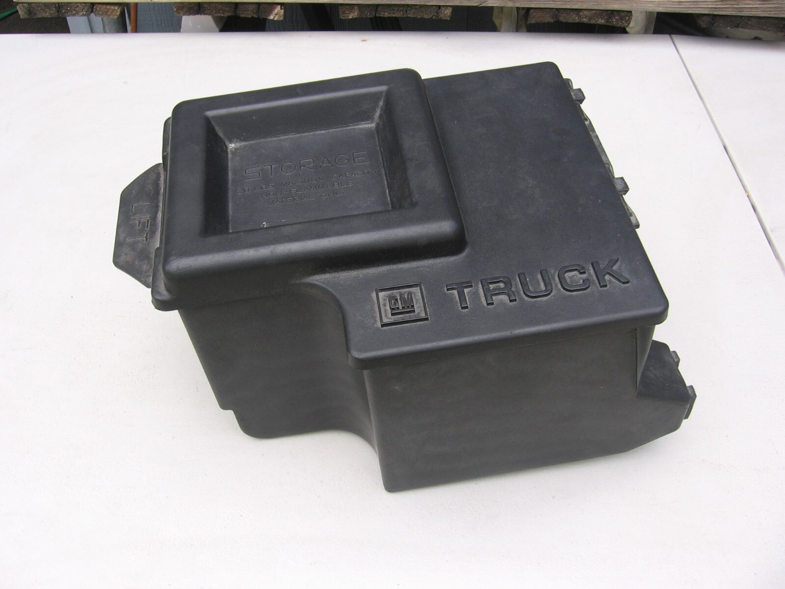 👉95-99 GMC GM CHEVY SUBURBAN 1500 TRUCK ENGINE BAY STORAGE BOX AND LID ...