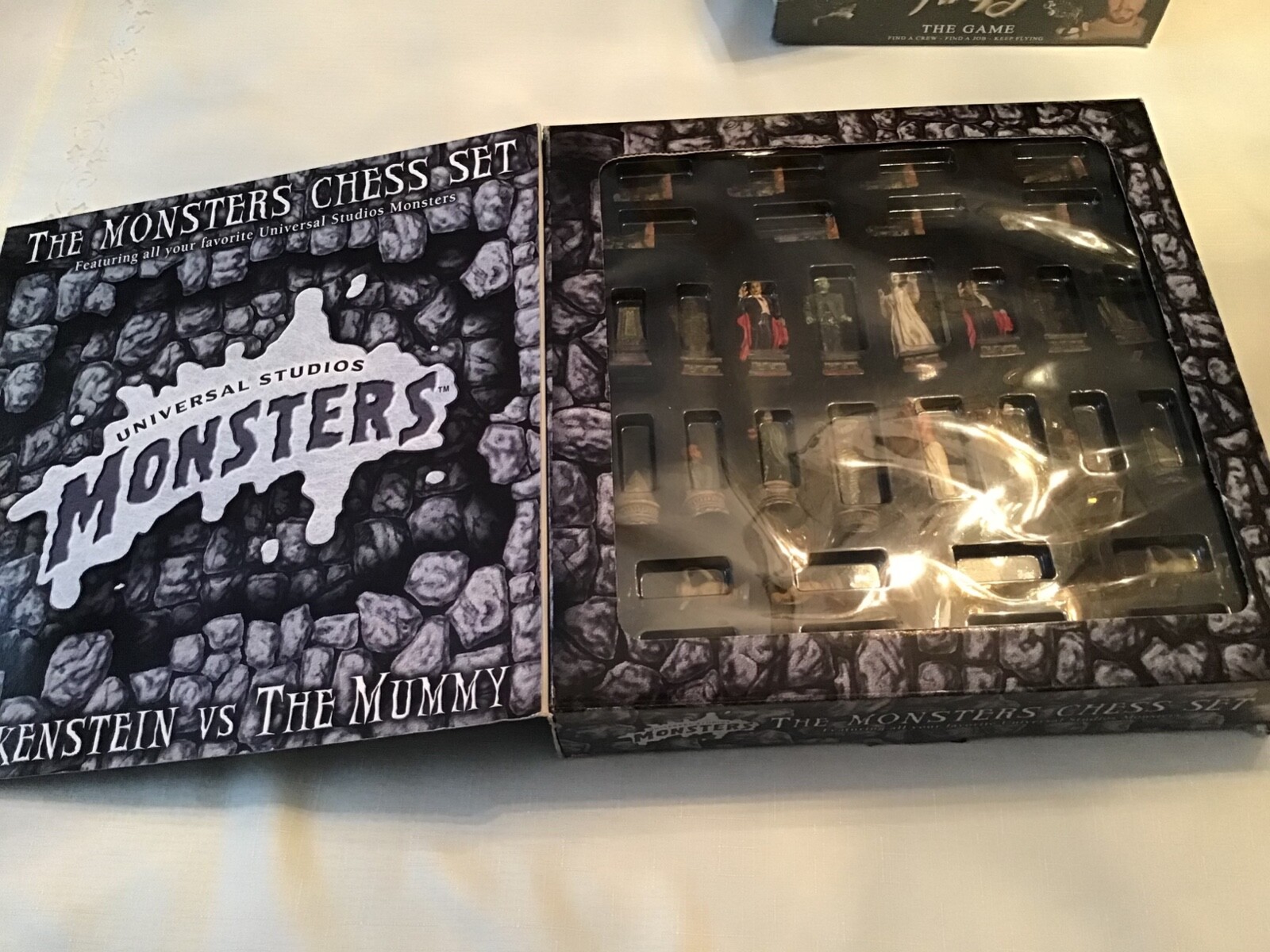 UNIVERSAL STUDIOS MONSTERS CHESS SET - SPENCERS - COMPLETE - NEVER ...