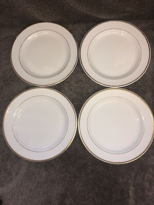 (4) Wedgwood Metallised Bone China Gold Signet 8 1/2” Salad Plates 4034 ...