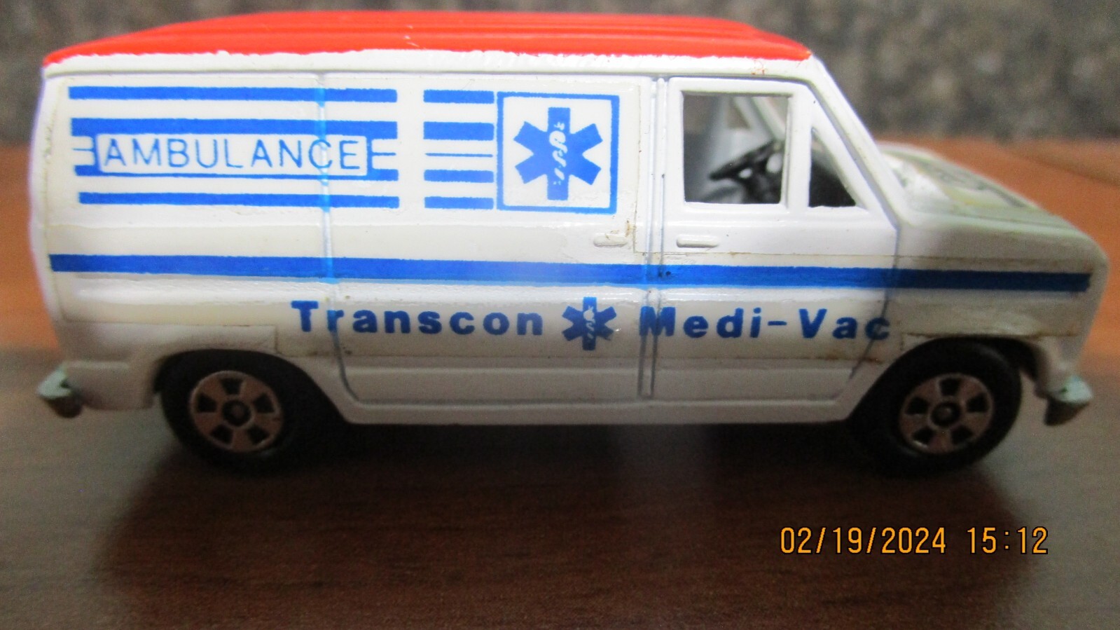 Ertl Transcon Medi-Vac Ambulance Ford Van 1/64 Die Cast Metal | eBay