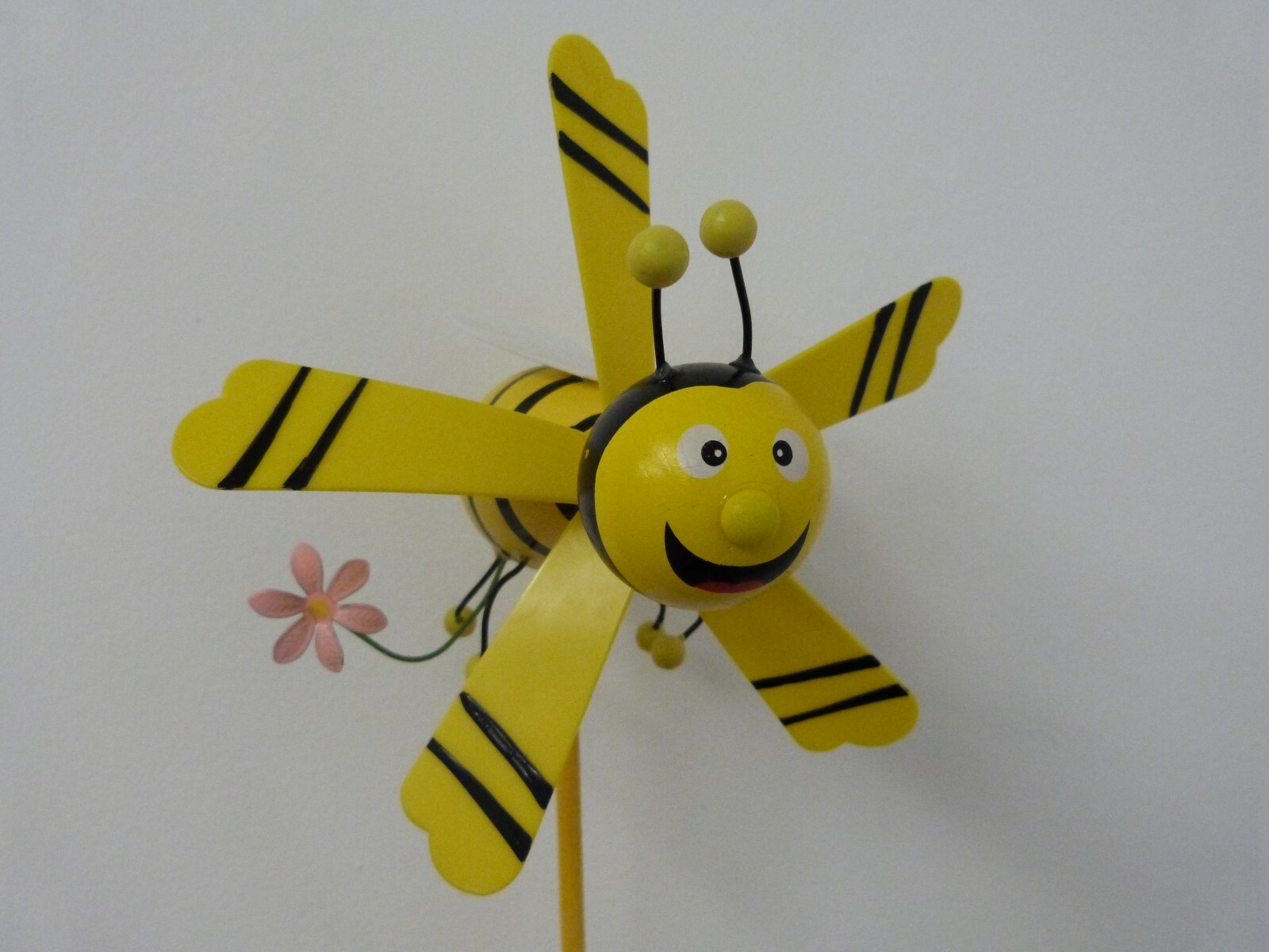 WOODEN HONEY BEE WINDMILL Garden Décor Windmills Different Sizes ...