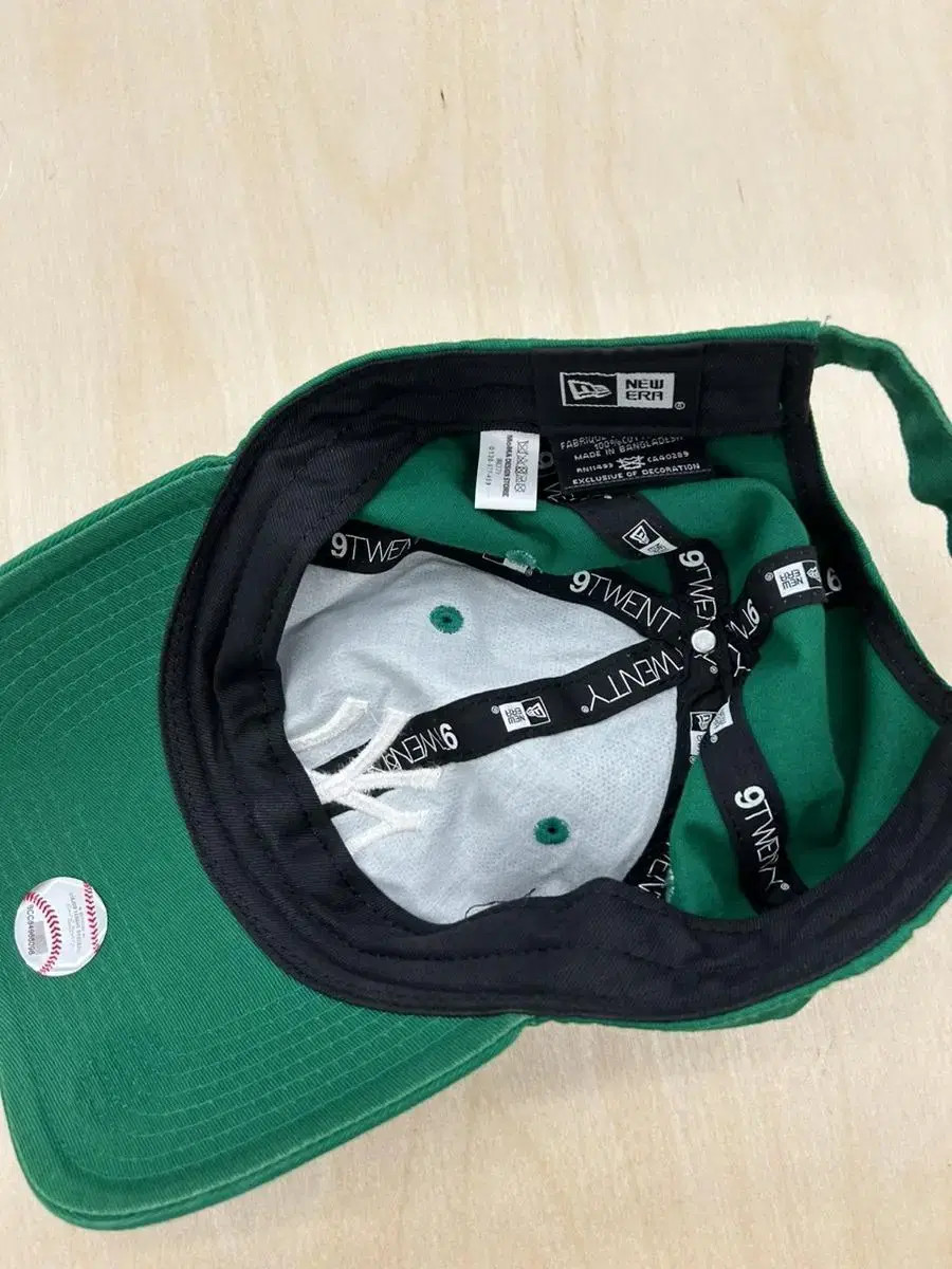 MOMA NEW ERA GREEN - Gem
